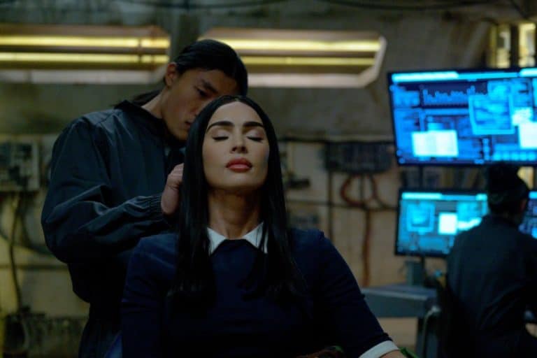 Crítica de Alice (Subservience), dirigida por S.K. Dale - Cinemagavia